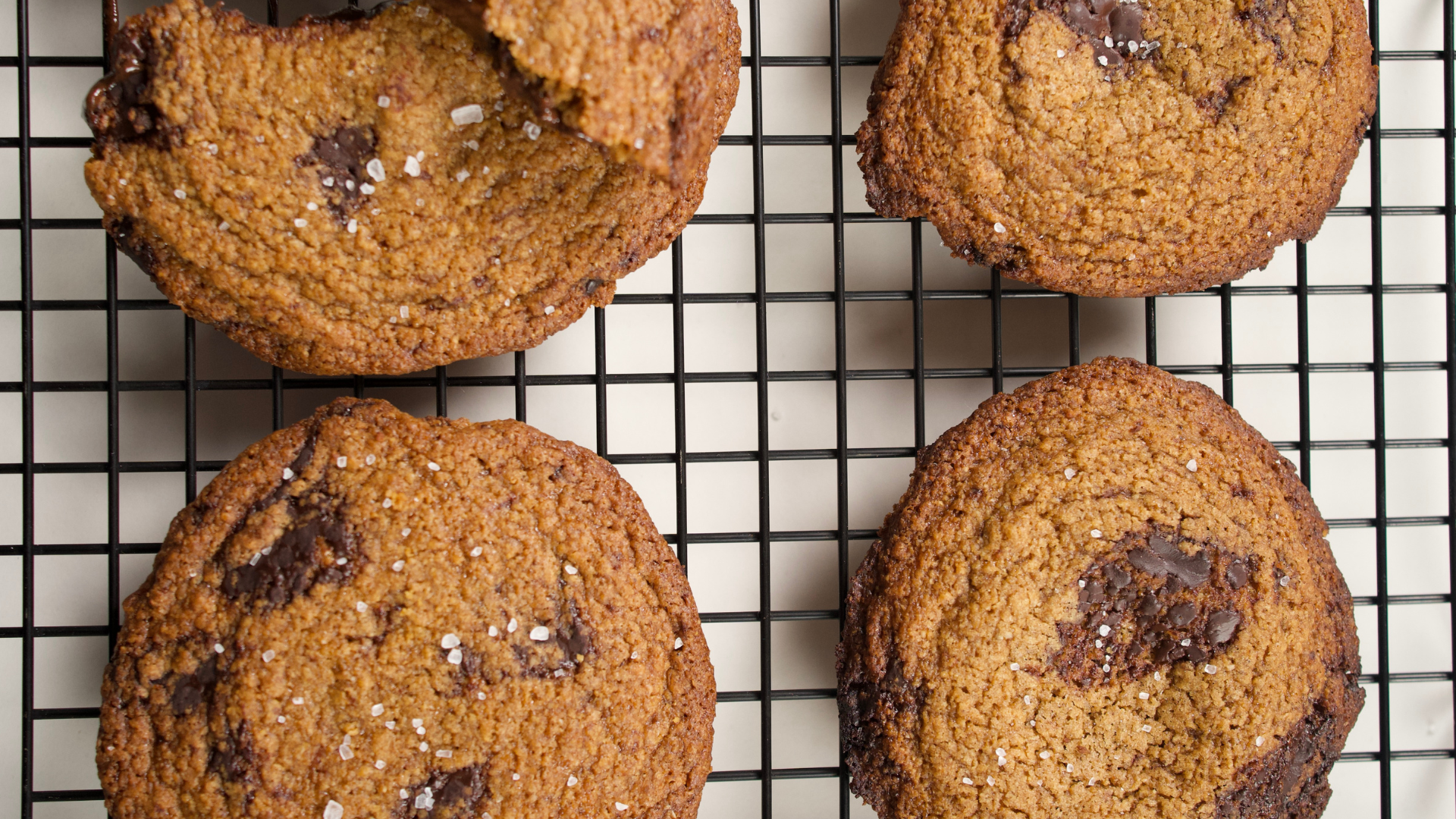 Hazelnut Dark Chocolate Cookie – Linis Bites